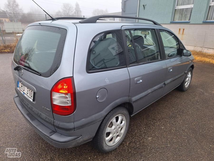 Grey Opel Zafira 2003 in Siauliai, with an engine capacity of 2.00 L and mileage of 200 thousand km for 999 €, photo 4 on AUTOMOTO.COM.LV