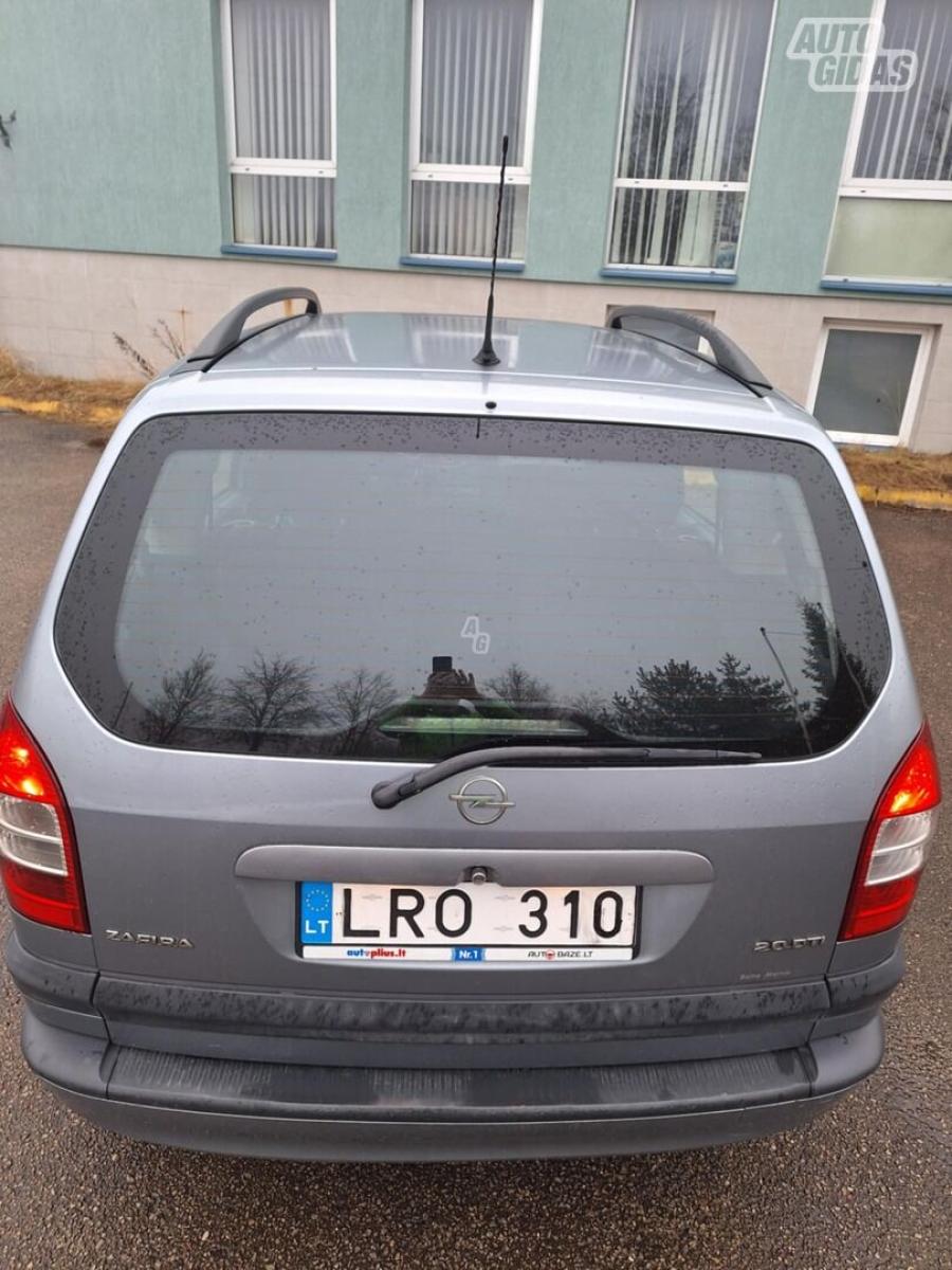 Grey Opel Zafira 2003 in Siauliai, with an engine capacity of 2.00 L and mileage of 200 thousand km for 999 €, photo 8 on AUTOMOTO.COM.LV