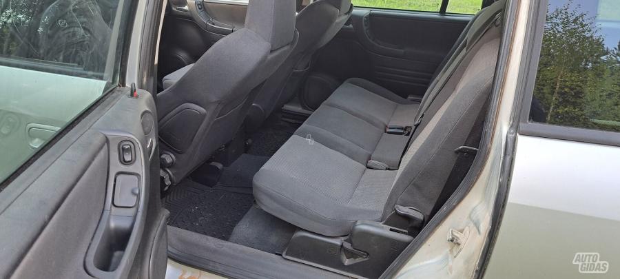 Pelēks Opel Zafira 2003 Druskininkai, ar dzinēja tilpumu 2.20 L un nobraukumu 330 tūkst. km par 380 €, foto 13 vietnē AUTOMOTO.COM.LV