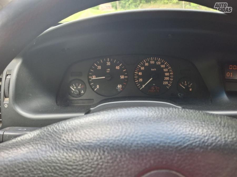 Pelēks Opel Zafira 2003 Zarasai, ar dzinēja tilpumu 2.00 L un nobraukumu 295 tūkst. km par 650 €, foto 3 vietnē AUTOMOTO.COM.LV