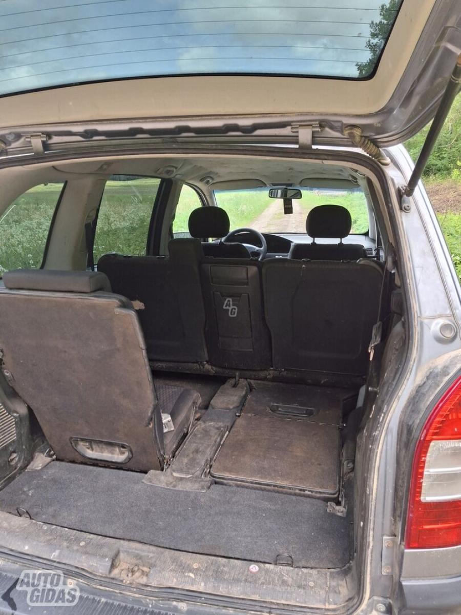 Pelēks Opel Zafira 2003 Zarasai, ar dzinēja tilpumu 2.00 L un nobraukumu 295 tūkst. km par 650 €, foto 8 vietnē AUTOMOTO.COM.LV