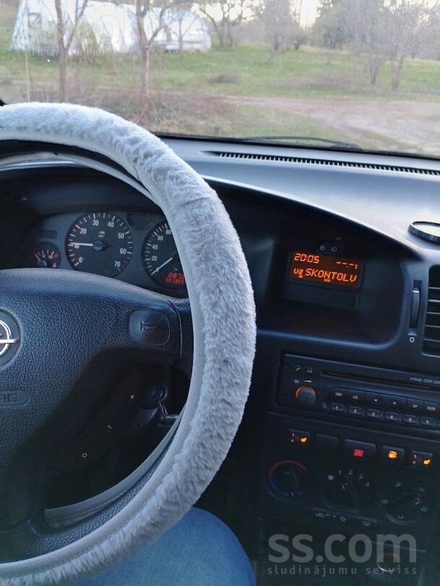 Grey Opel Zafira 2003 in Preili, with an engine capacity of 1.60 L and mileage of 300 thousand km for 350 €, photo 8 on AUTOMOTO.COM.LV