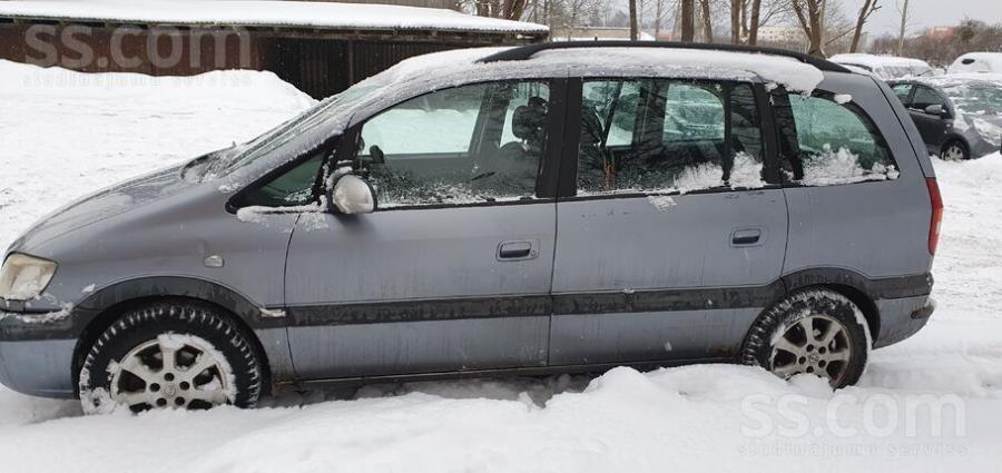 Pelēks Opel Zafira 2003 Liepāja, ar dzinēja tilpumu 2.20 L un nobraukumu 400 tūkst. km par 500 €, foto 1 vietnē AUTOMOTO.COM.LV