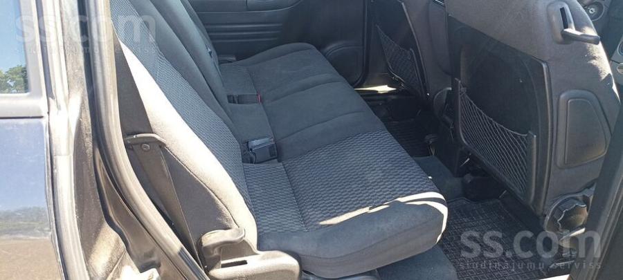 Pelēks Opel Zafira 2003 Rīga, ar dzinēja tilpumu 1.80 L un nobraukumu 320 tūkst. km par 300 €, foto 10 vietnē AUTOMOTO.COM.LV