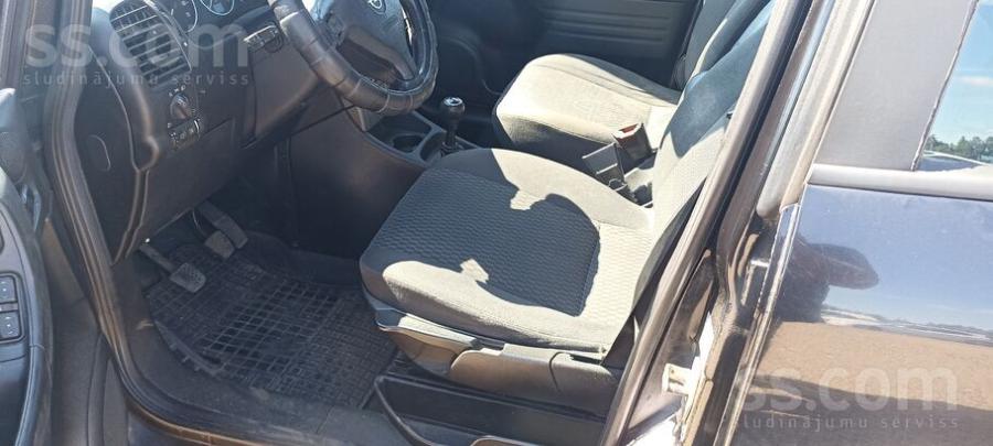 Pelēks Opel Zafira 2003 Rīga, ar dzinēja tilpumu 1.80 L un nobraukumu 320 tūkst. km par 300 €, foto 13 vietnē AUTOMOTO.COM.LV