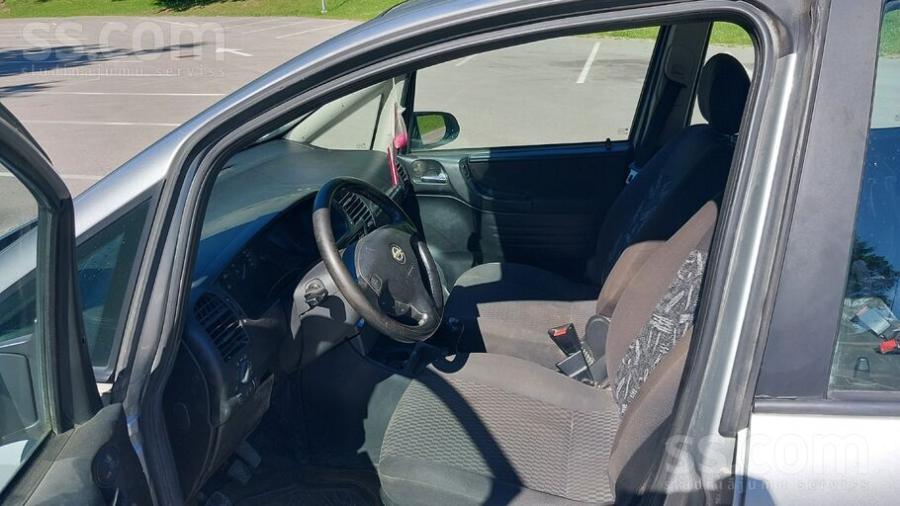 Grey Opel Zafira 2003 in Aluksne, with an engine capacity of 2.00 L and mileage of 0 thousand km for 1150 €, photo 13 on AUTOMOTO.COM.LV