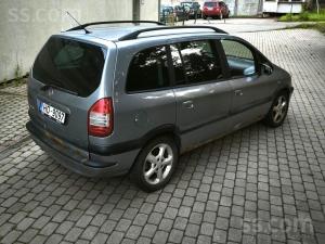 Grey Opel Zafira 2003 in Riga, with an engine capacity of 1.60 L and mileage of 220 thousand km for 950 €, photo 3 on AUTOMOTO.COM.LV