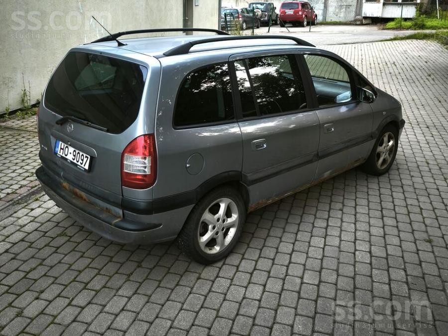 Grey Opel Zafira 2003 in Riga, with an engine capacity of 1.60 L and mileage of 220 thousand km for 950 €, photo 3 on AUTOMOTO.COM.LV