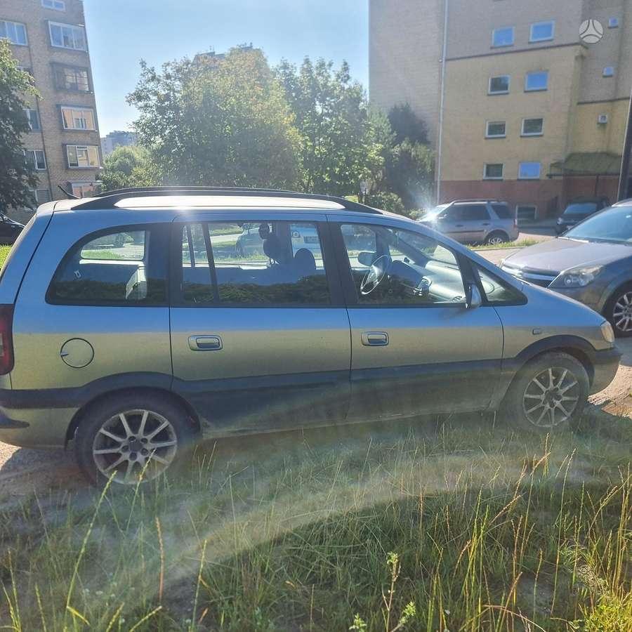 Pelēks Opel Zafira 2003 Alīta, ar dzinēja tilpumu 2.00 L un nobraukumu 350 tūkst. km par 600 €, foto 1 vietnē AUTOMOTO.COM.LV
