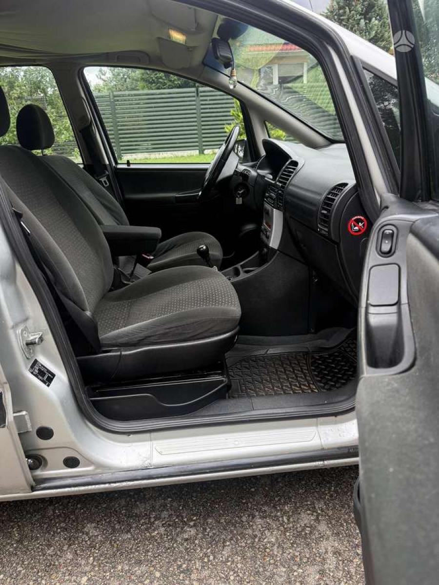 Grey Opel Zafira 2003 in Vilnius, with an engine capacity of 2.17 L and mileage of 298 thousand km for 900 €, photo 13 on AUTOMOTO.COM.LV