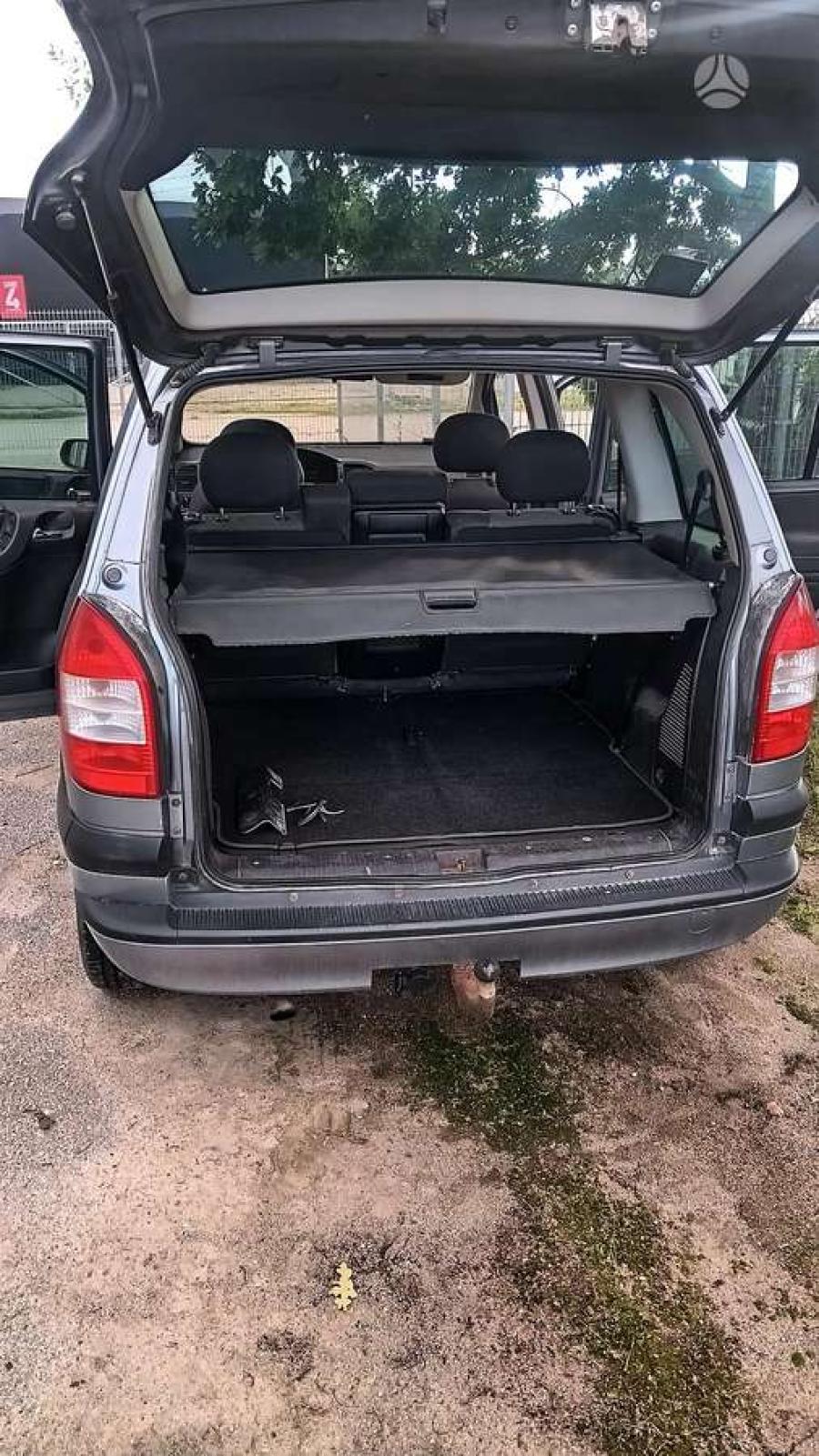 Grey Opel Zafira 2003 in Radviliskis, with an engine capacity of 2.00 L and mileage of 275 thousand km for 600 €, photo 11 on AUTOMOTO.COM.LV