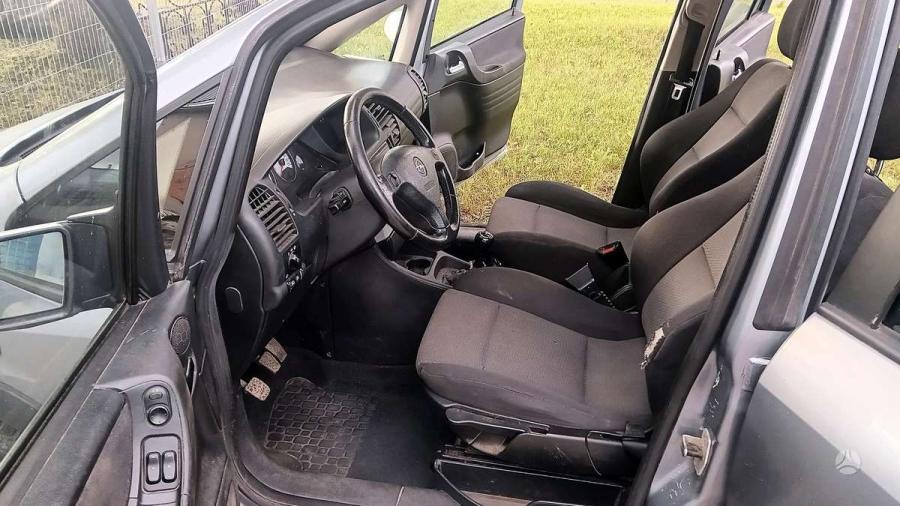 Grey Opel Zafira 2003 in Radviliskis, with an engine capacity of 2.00 L and mileage of 275 thousand km for 600 €, photo 15 on AUTOMOTO.COM.LV
