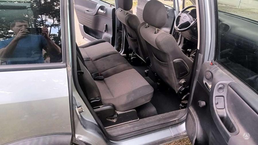Grey Opel Zafira 2003 in Radviliskis, with an engine capacity of 2.00 L and mileage of 275 thousand km for 600 €, photo 16 on AUTOMOTO.COM.LV
