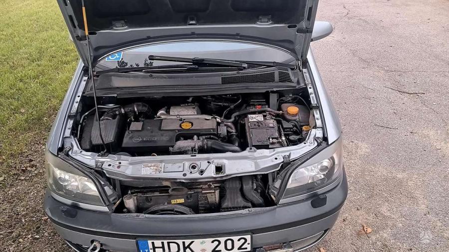 Grey Opel Zafira 2003 in Radviliskis, with an engine capacity of 2.00 L and mileage of 275 thousand km for 600 €, photo 21 on AUTOMOTO.COM.LV