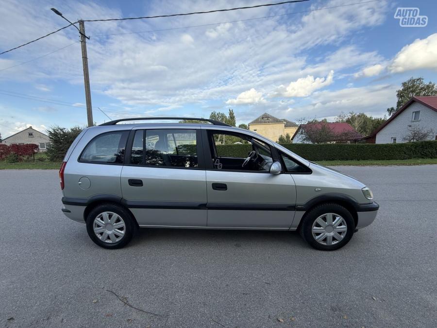 Grey Opel Zafira 2003 in Alytus, with an engine capacity of 2.00 L and mileage of 147 thousand km for 1150 €, photo 5 on AUTOMOTO.COM.LV