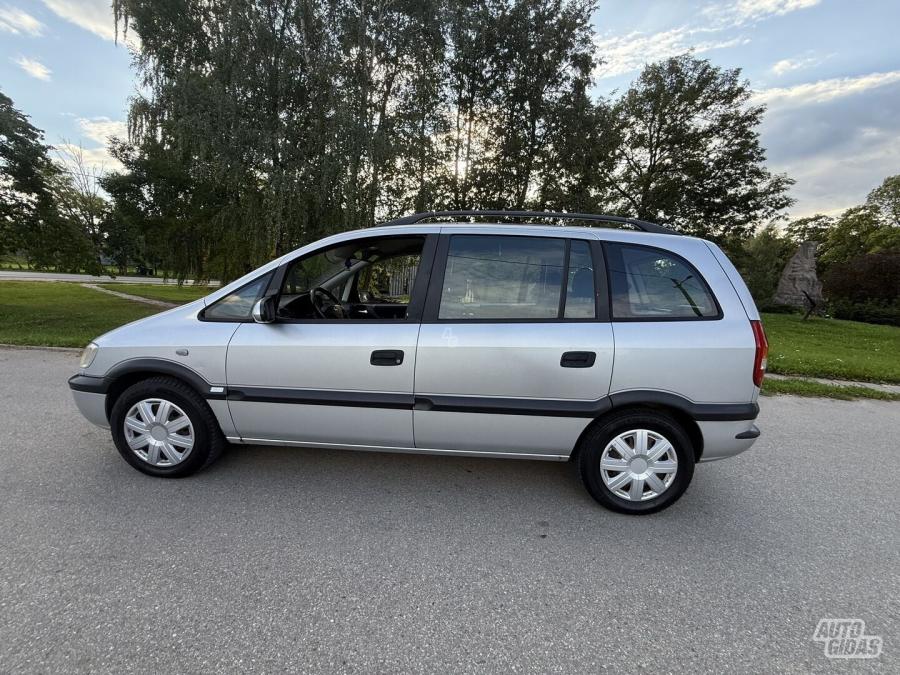 Grey Opel Zafira 2003 in Alytus, with an engine capacity of 2.00 L and mileage of 147 thousand km for 1150 €, photo 9 on AUTOMOTO.COM.LV