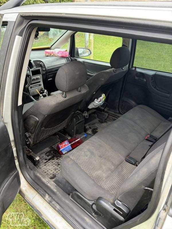 Pelēks Opel Zafira 2003 Jonava, ar dzinēja tilpumu 2.00 L un nobraukumu 315 tūkst. km par 730 €, foto 11 vietnē AUTOMOTO.COM.LV