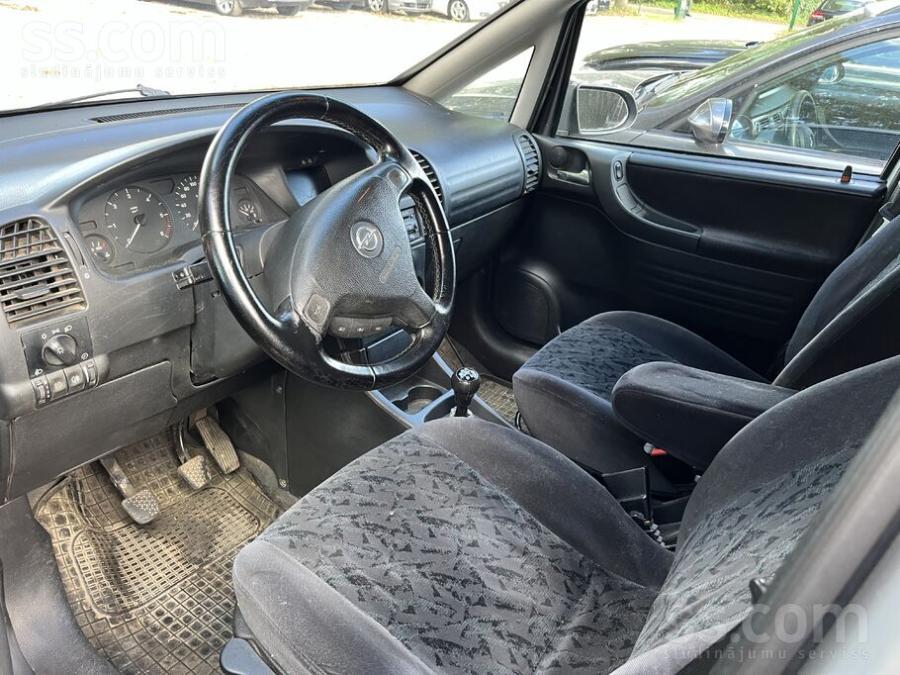 Pelēks Opel Zafira 2003 Rīga, ar dzinēja tilpumu 2.20 L un nobraukumu 384 tūkst. km par 490 €, foto 4 vietnē AUTOMOTO.COM.LV
