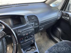 Pelēks Opel Zafira 2003 Rīga, ar dzinēja tilpumu 2.20 L un nobraukumu 384 tūkst. km par 490 €, foto 6 vietnē AUTOMOTO.COM.LV