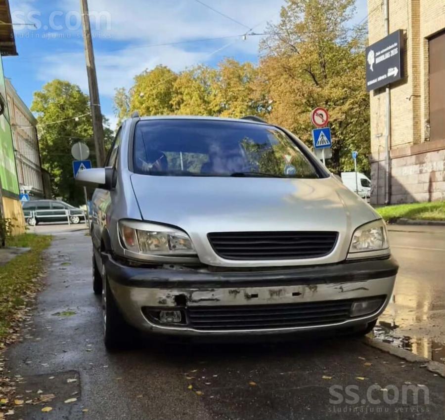 Grey Opel Zafira 2003 in Riga, with an engine capacity of 1.80 L and mileage of 199 thousand km for 700 €, photo 3 on AUTOMOTO.COM.LV
