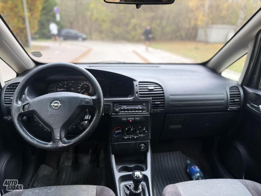 Grey Opel Zafira 2003 in Vilnius, with an engine capacity of 2.00 L and mileage of 221 thousand km for 880 €, photo 6 on AUTOMOTO.COM.LV
