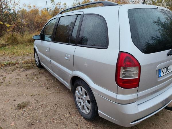 Opel Zafira 2003 Utena vietnē Pelēks Opel Zafira 2003 Utena, ar dzinēja tilpumu 2.20 L un nobraukumu 293 tūkst. km par 790 €, foto 8 vietnē AUTOMOTO.COM.LV