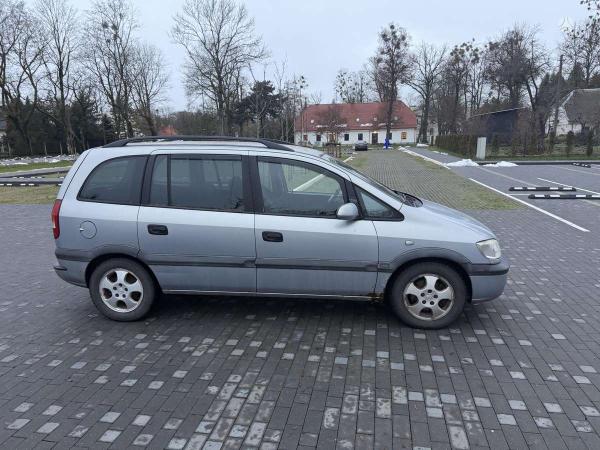 Grey Opel Zafira 2004 in Kaunas, with an engine capacity of 2.00 L and mileage of 310 thousand km for 660 €, photo 1 on AUTOMOTO.COM.LV