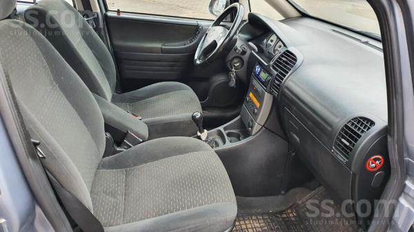 Pelēks Opel Zafira 2004 Rīga, ar dzinēja tilpumu 2.20 L un nobraukumu 290 tūkst. km par 890 €, foto 7 vietnē AUTOMOTO.COM.LV