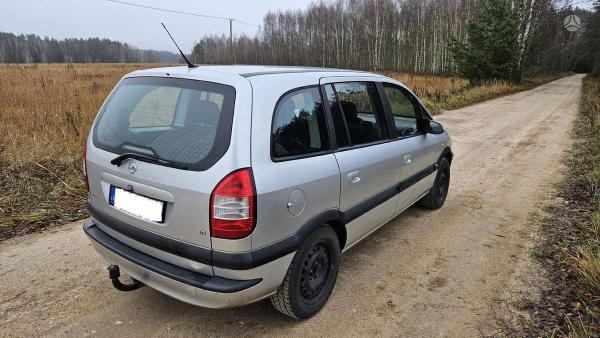 Pelēks Opel Zafira 2004 Anykščiai, ar dzinēja tilpumu 1.80 L un nobraukumu 269 tūkst. km par 1700 €, foto 4 vietnē AUTOMOTO.COM.LV