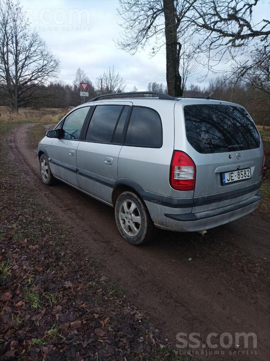 Pelēks Opel Zafira 2004 Jēkabpils, ar dzinēja tilpumu 2.20 L un nobraukumu 366 tūkst. km par 1000 €, foto 1 vietnē AUTOMOTO.COM.LV