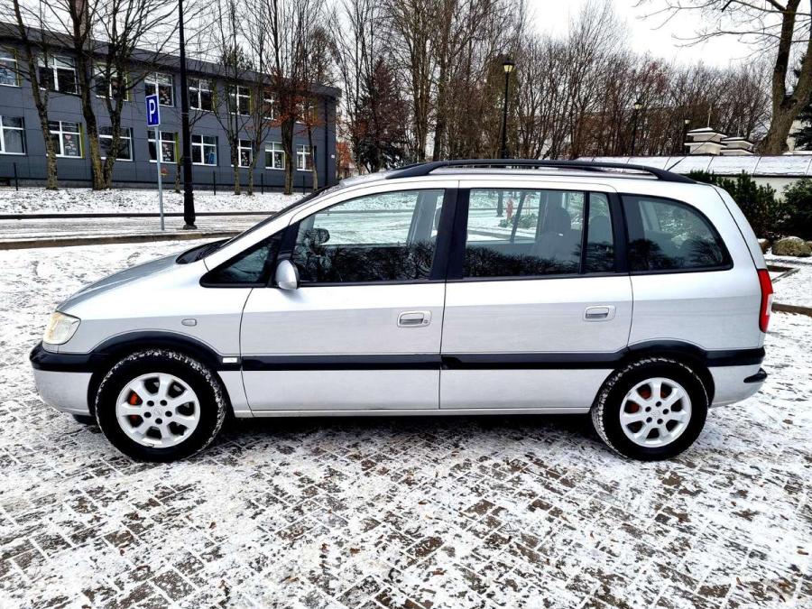 Grey Opel Zafira 2004 in Jonava, with an engine capacity of 1.60 L and mileage of 223 thousand km for 1499 €, photo 2 on AUTOMOTO.COM.LV