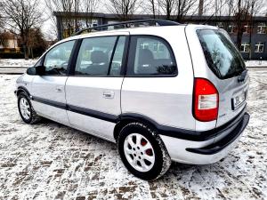 Grey Opel Zafira 2004 in Jonava, with an engine capacity of 1.60 L and mileage of 223 thousand km for 1499 €, photo 3 on AUTOMOTO.COM.LV