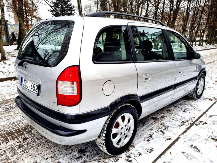 Grey Opel Zafira 2004 in Jonava, with an engine capacity of 1.60 L and mileage of 223 thousand km for 1499 €, photo 5 on AUTOMOTO.COM.LV