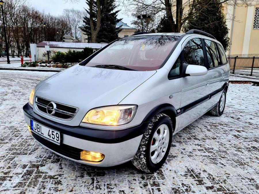 Grey Opel Zafira 2004 in Jonava, with an engine capacity of 1.60 L and mileage of 223 thousand km for 1499 €, photo 9 on AUTOMOTO.COM.LV