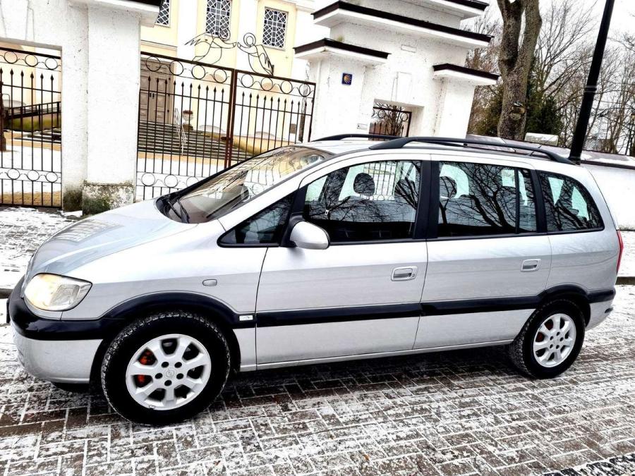 Grey Opel Zafira 2004 in Jonava, with an engine capacity of 1.60 L and mileage of 223 thousand km for 1499 €, photo 10 on AUTOMOTO.COM.LV