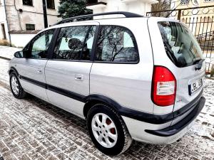 Grey Opel Zafira 2004 in Jonava, with an engine capacity of 1.60 L and mileage of 223 thousand km for 1499 €, photo 11 on AUTOMOTO.COM.LV
