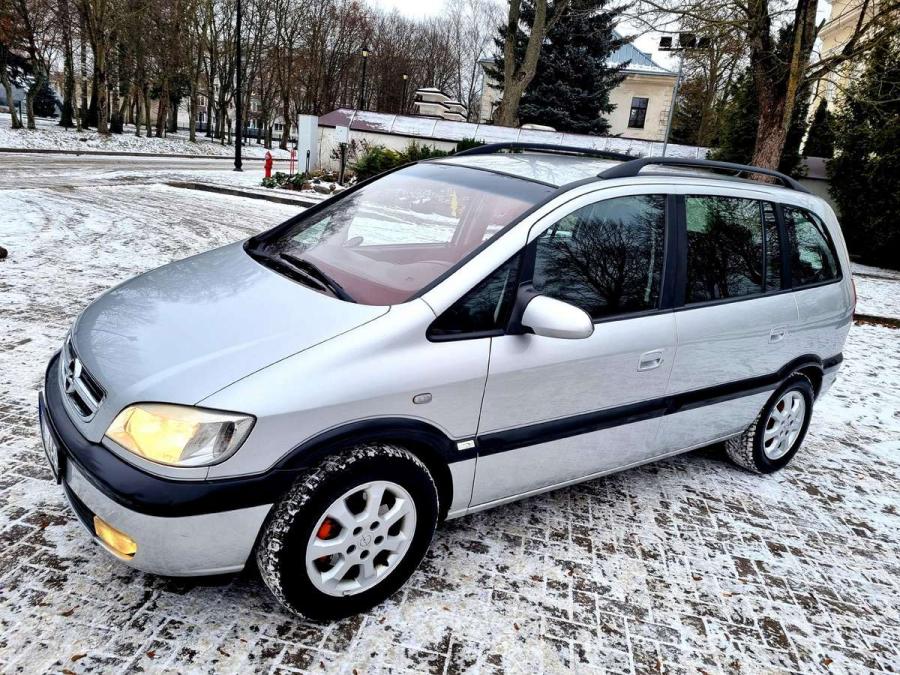Grey Opel Zafira 2004 in Jonava, with an engine capacity of 1.60 L and mileage of 223 thousand km for 1499 €, photo 15 on AUTOMOTO.COM.LV