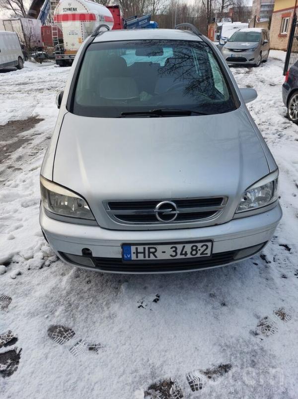 Grey Opel Zafira 2004 in Liepaja, with an engine capacity of 2.20 L and mileage of 336 thousand km for 1000 €, photo 1 on AUTOMOTO.COM.LV