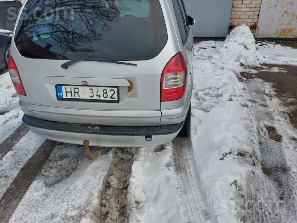 Grey Opel Zafira 2004 in Liepaja, with an engine capacity of 2.20 L and mileage of 336 thousand km for 1000 €, photo 3 on AUTOMOTO.COM.LV