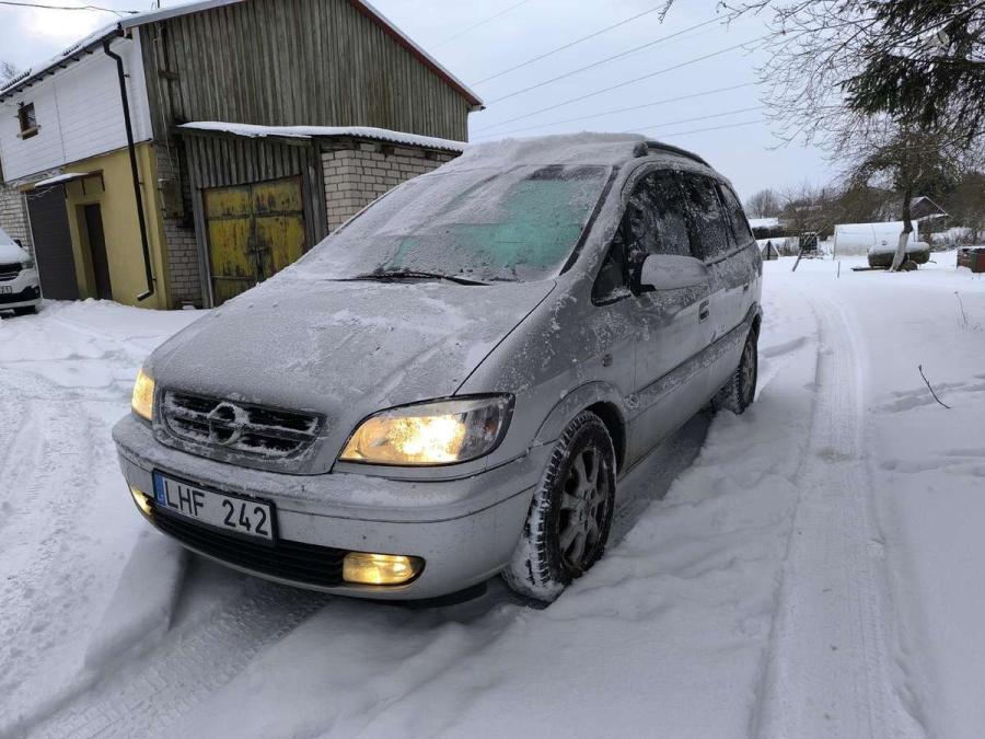 Pelēks Opel Zafira 2004 Ukmergė, ar dzinēja tilpumu 2.00 L un nobraukumu 270 tūkst. km par 1250 €, foto 1 vietnē AUTOMOTO.COM.LV