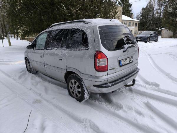 Pelēks Opel Zafira 2004 Ukmergė, ar dzinēja tilpumu 2.00 L un nobraukumu 270 tūkst. km par 1250 €, foto 8 vietnē AUTOMOTO.COM.LV