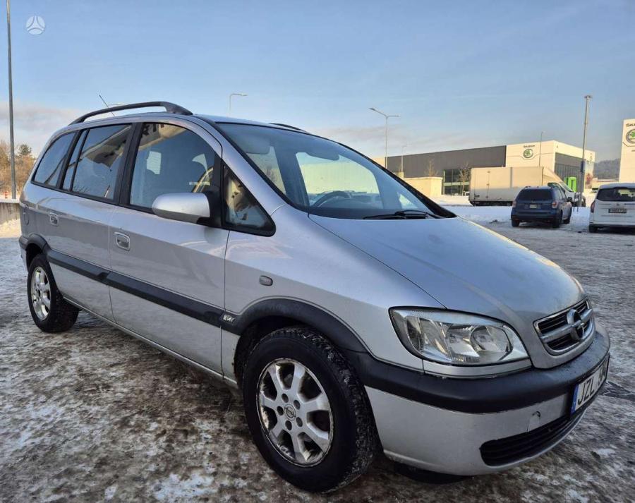 Grey Opel Zafira 2004 in Vilnius, with an engine capacity of 2.00 L and mileage of 260 thousand km for 999 €, photo 1 on AUTOMOTO.COM.LV