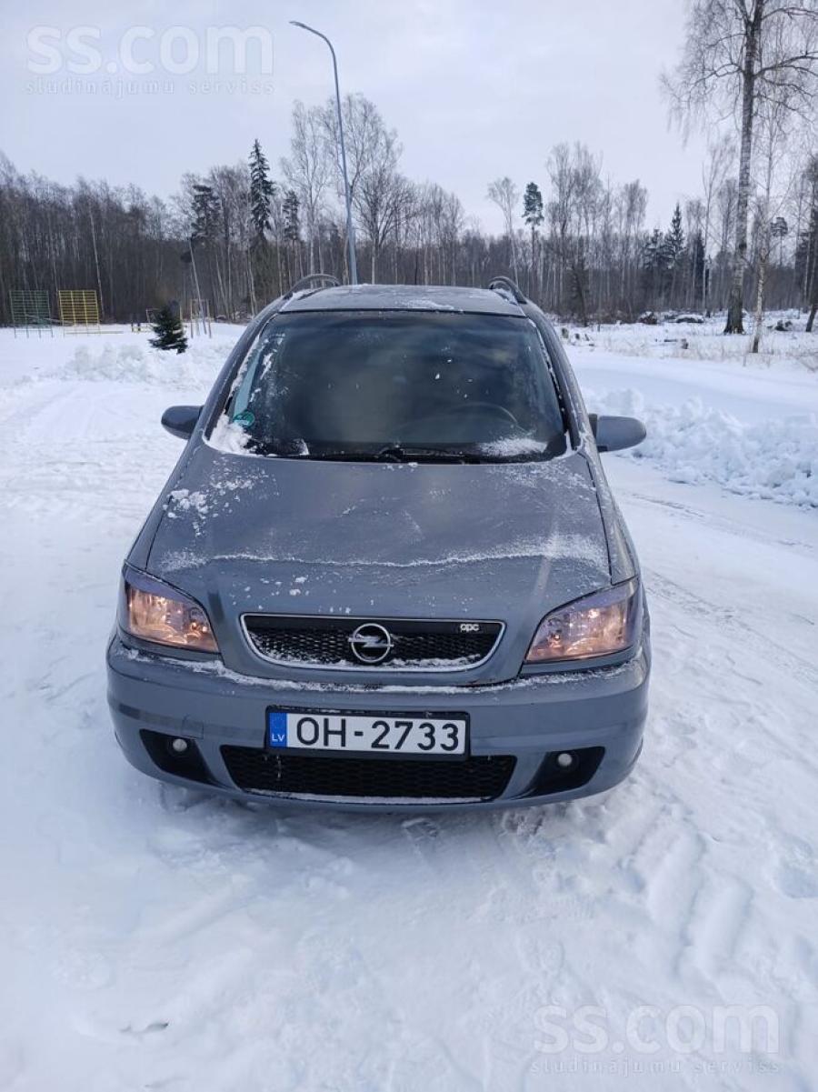 Grey Opel Zafira 2004 in Jelgava, with an engine capacity of 2.20 L and mileage of 319 thousand km for 2000 €, photo 1 on AUTOMOTO.COM.LV