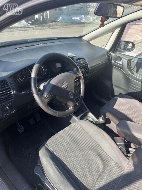 Pelēks Opel Zafira 2004 Panevēža, ar dzinēja tilpumu 2.00 L un nobraukumu 314 tūkst. km par 800 €, foto 5 vietnē AUTOMOTO.COM.LV