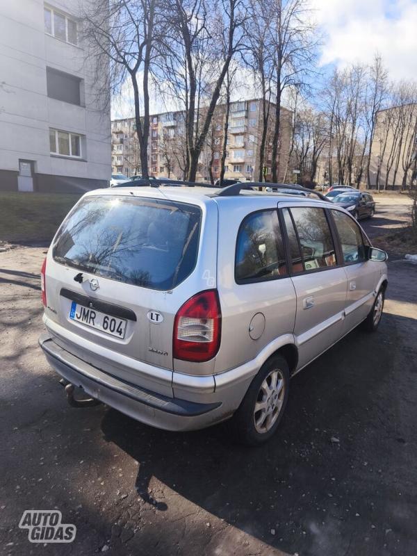 Grey Opel Zafira 2004 in Kaunas, with an engine capacity of 2.00 L and mileage of 263 thousand km for 399 €, photo 3 on AUTOMOTO.COM.LV