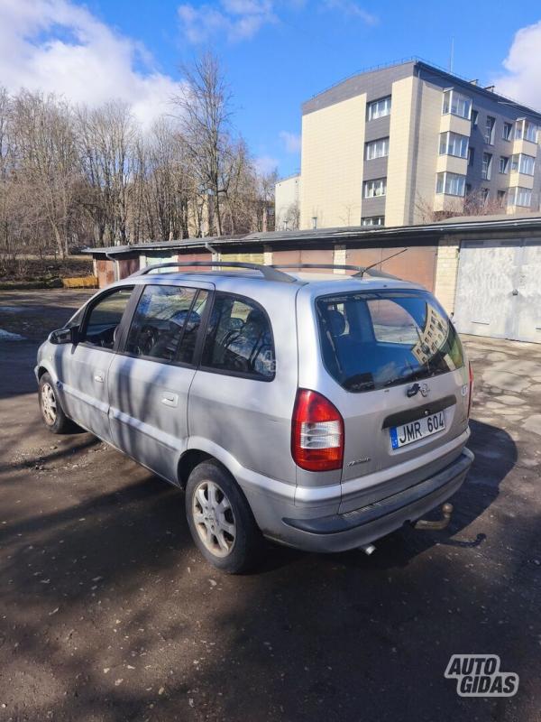 Grey Opel Zafira 2004 in Kaunas, with an engine capacity of 2.00 L and mileage of 263 thousand km for 399 €, photo 4 on AUTOMOTO.COM.LV