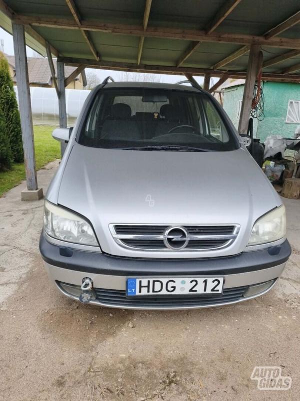 Grey Opel Zafira 2004 in Skuodas, with an engine capacity of 2.20 L and mileage of 300 thousand km for 350 €, photo 1 on AUTOMOTO.COM.LV