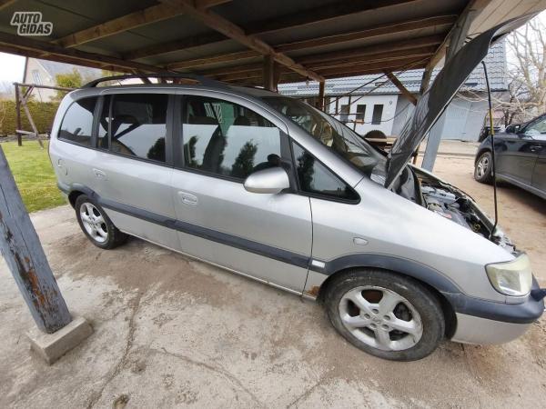 Grey Opel Zafira 2004 in Skuodas, with an engine capacity of 2.20 L and mileage of 300 thousand km for 350 €, photo 10 on AUTOMOTO.COM.LV