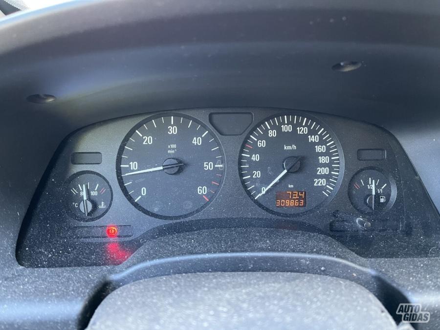 Grey Opel Zafira 2004 in Vilnius, with an engine capacity of 2.00 L and mileage of 309 thousand km for 1200 €, photo 11 on AUTOMOTO.COM.LV