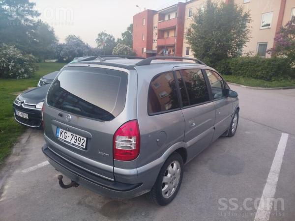 Grey Opel Zafira 2004 in Riga, with an engine capacity of 2.20 L and mileage of 342 thousand km for 1200 €, photo 4 on AUTOMOTO.COM.LV